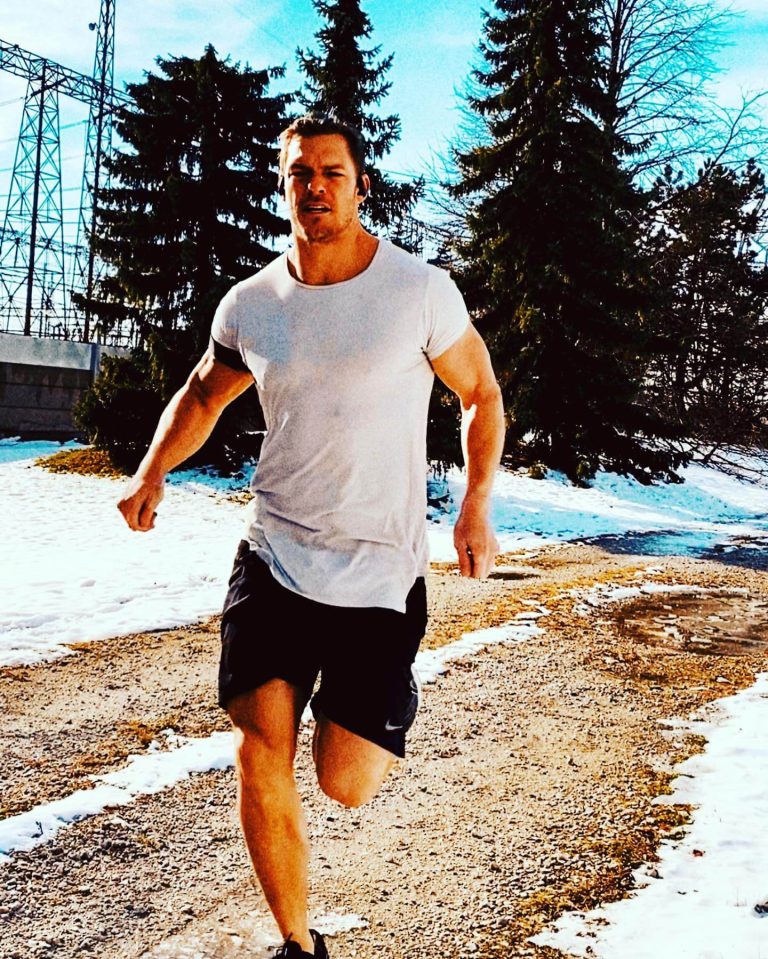 Get Jacked Like Jack Reacher - Alan Ritchson's Beastly Transformation