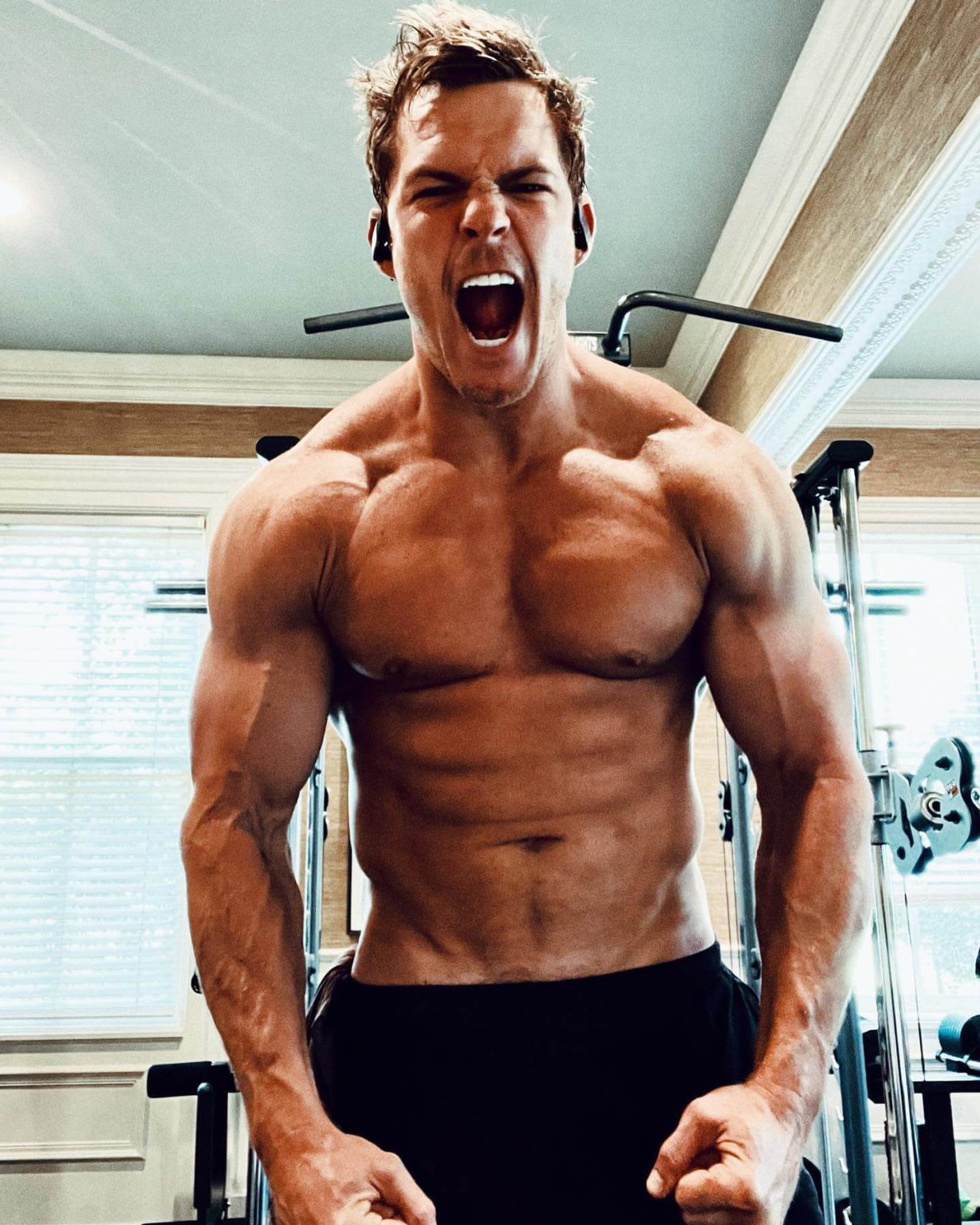 Get Jacked Like Jack Reacher - Alan Ritchson's Beastly Transformation